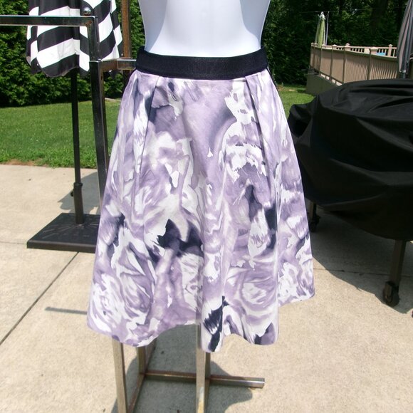 Ellen Tracy | Skirts | Ellen Tracy Lavender Floral Print Skirt 6 | Poshmark